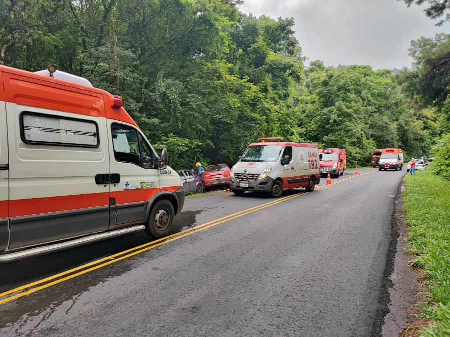 Grave acidente deixa várias pessoas gravemente feridas entre Toledo e Ouro Verde do Oeste