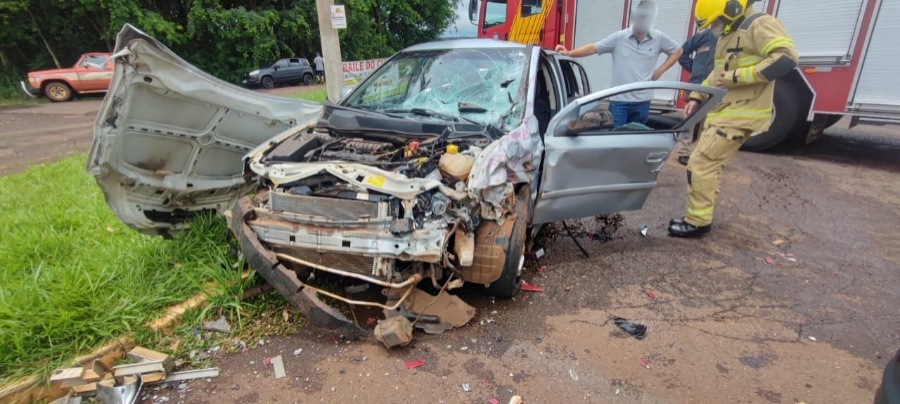 Grave acidente deixa três pessoas feridas na PR-182, em Toledo